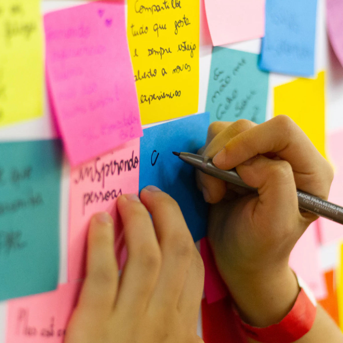 Bloco de Adesivo Sticky Notes 40x50mm com 100 Folhas - Cores Pastel ...